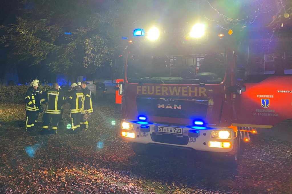 Brand mittel, Person in Gefahr – Feuerwehr Ibbenbüren